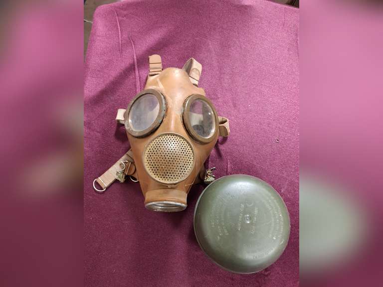 1956 French MS1 gas mask - Lindsay Auctions LLC