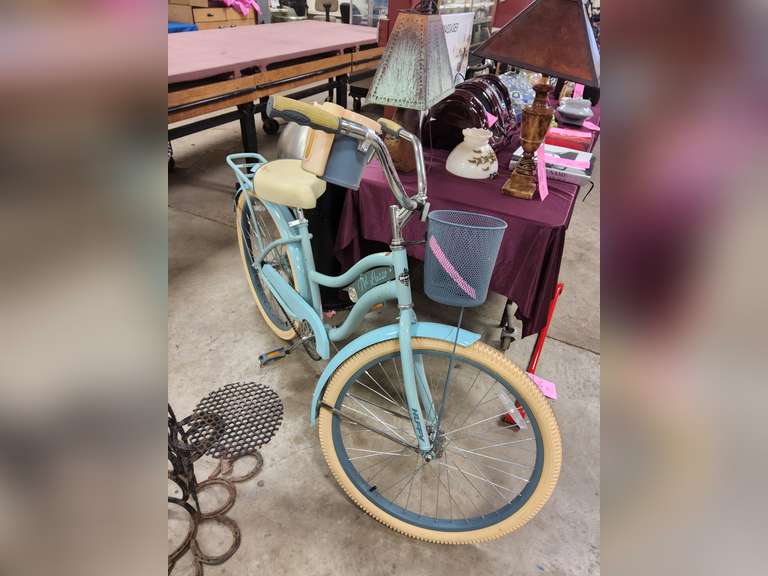 Huffy Nel Lusso vintage style bicycle w/ cup holder, phone holder ...