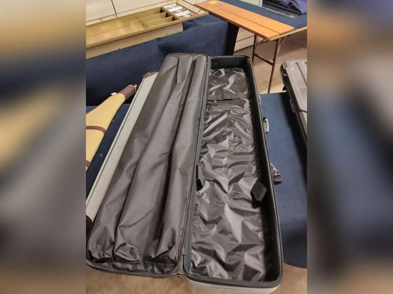 Long gun case - Lindsay Auctions LLC