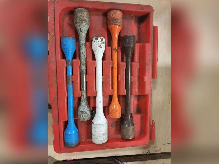 5 various size torque sockets - Lindsay Auctions LLC