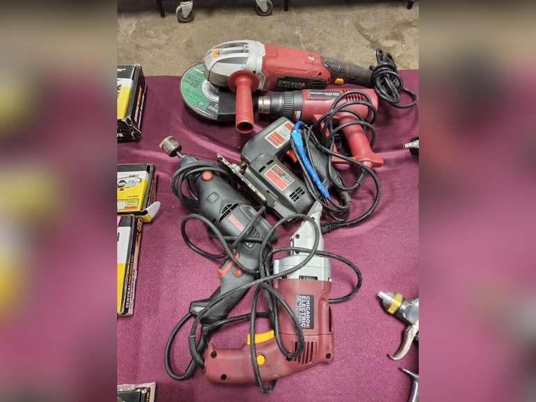 5 electric power tools SEE PICS - Lindsay Auctions LLC