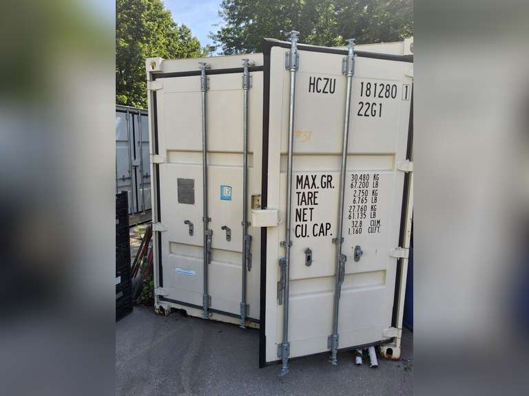 Connex Storage Container approx 8ft x 8ft x 20ft (CONTENTS NOT INCLUDED ...