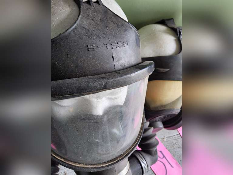 US Navy A-4 (OBA) Mask - Lindsay Auctions LLC