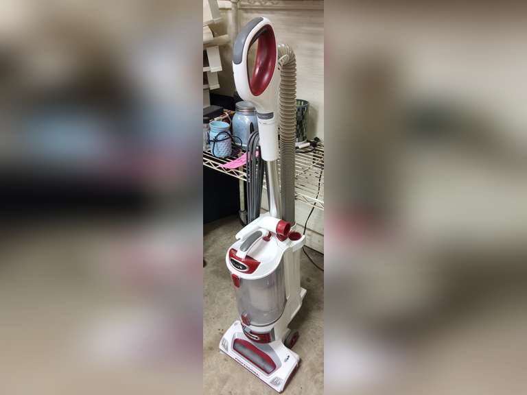 Shark vacuum cleaner - Lindsay Auctions LLC