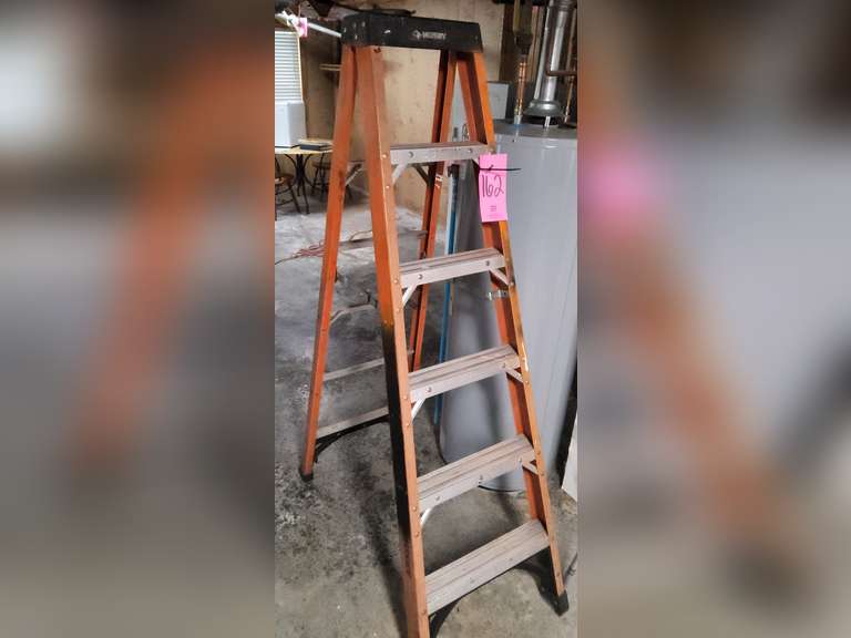 Husky 6ft fiberglass ladder - Lindsay Auctions & Realty LLC