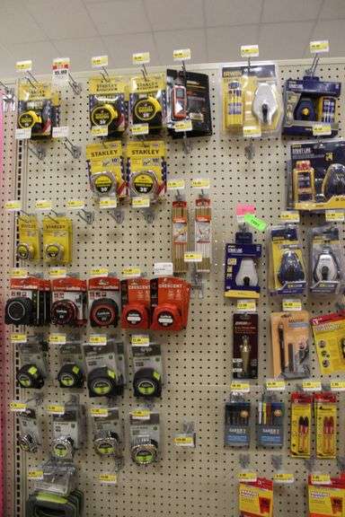 VARIOUS TAPE MEASURES, CHALK PENS, CHALK REELS AND STRING 90PCS ...