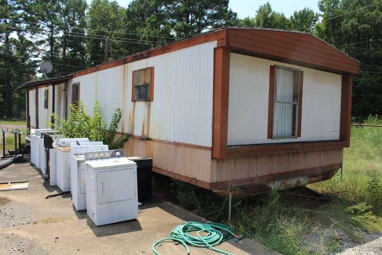 MOBILE HOME TRAILER *FRONT OF PROPERTY - Lawler Auction Company
