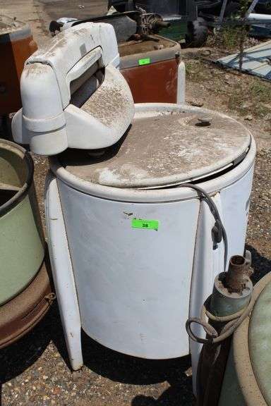 VINTAGE WASHING MACHINE - Lawler Auction Company