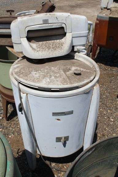 VINTAGE WASHING MACHINE - Lawler Auction Company