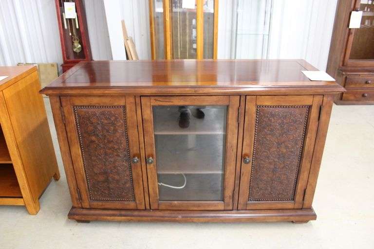 60" TV CONSOLE WITH TWO TOOLED LEATHER INSERT DOORS (BROWN FINISH ...