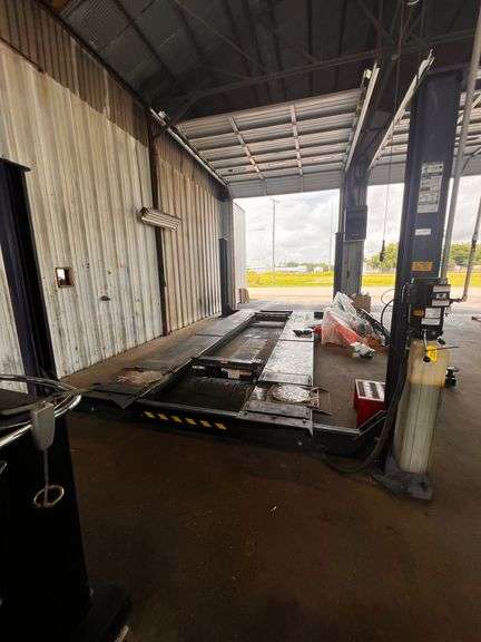 Wheeltronics 18,000lb 4-Post alignment lift - Leap Auctions, LLC