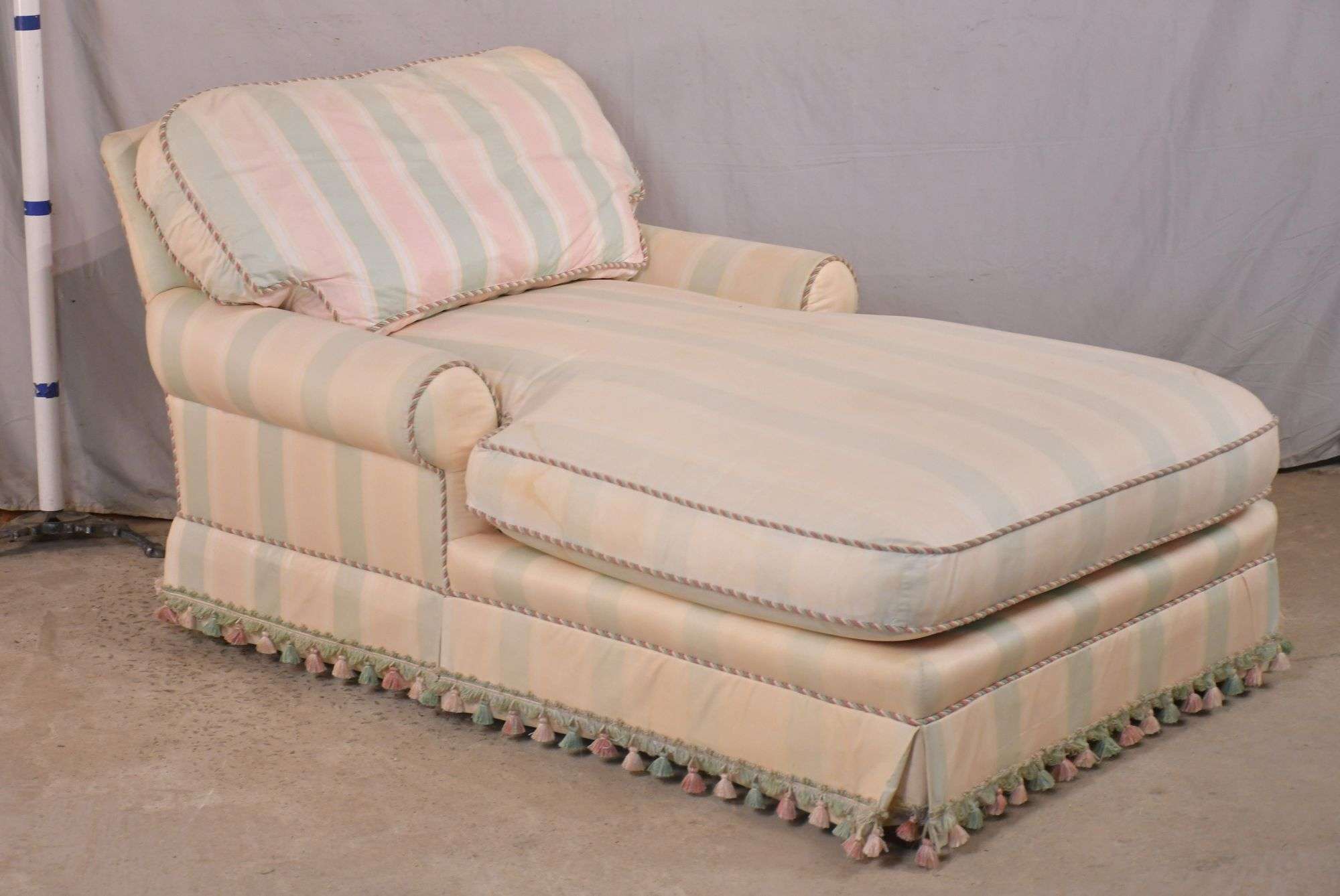 Lee Industries upholstered chaise lounge with striped fabric 336 2294 R.H. Lee Co. Auctioneers