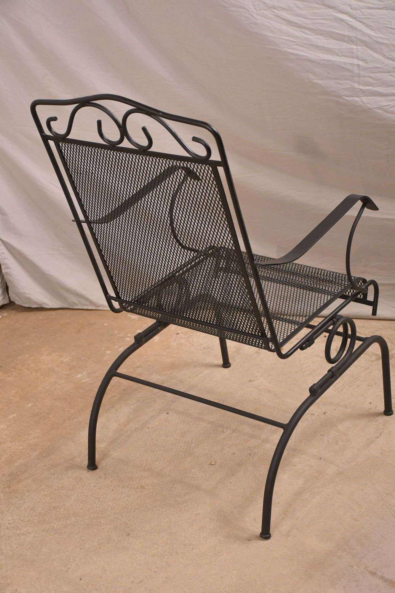 Plantation Patterns wrought iron 5 piece patio set 37 1696 R.H. Lee Co. Auctioneers