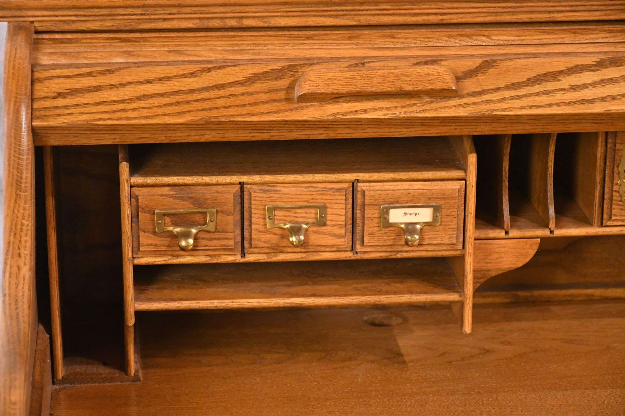Oak crest manufacturing desk store