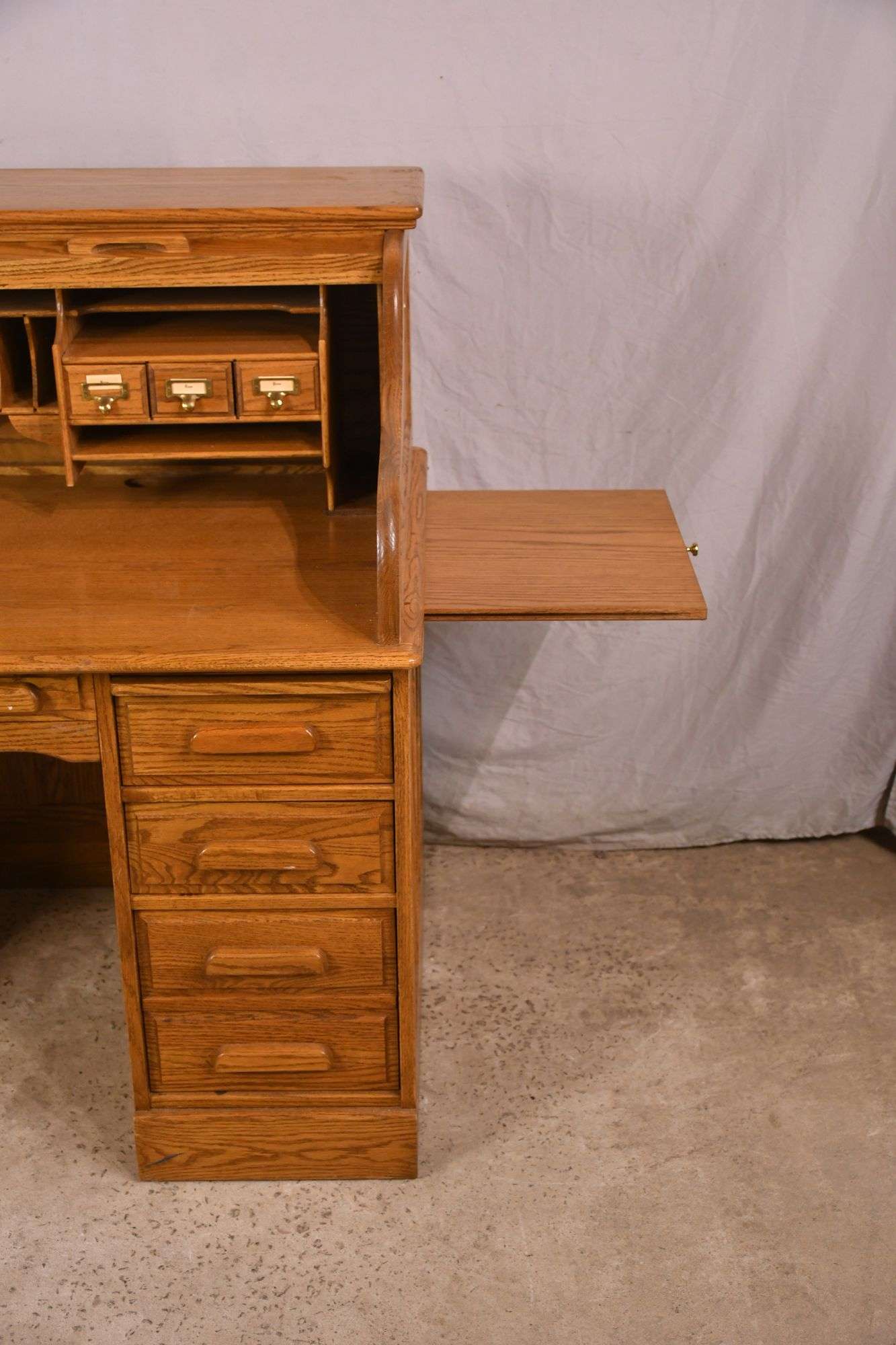 Oak crest manufacturing desk store