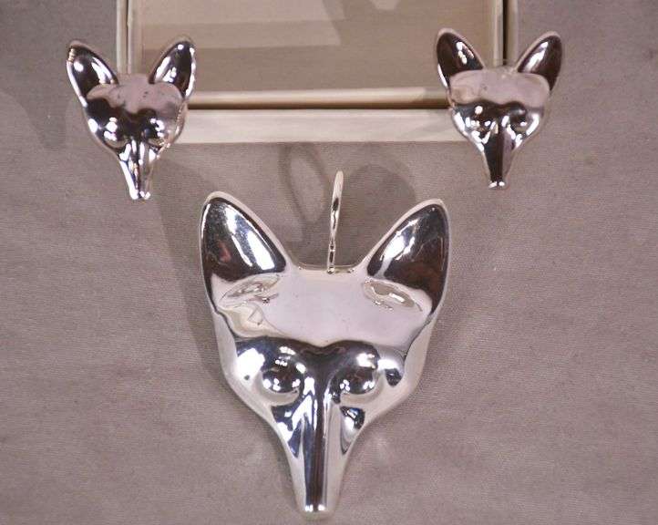 Pair of Best silver fox head earrings with matching brooch/pendant; 869 ...