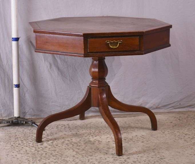 Drexel "Wallace Nutting" mahogany octagonal single drawer lamp table ...