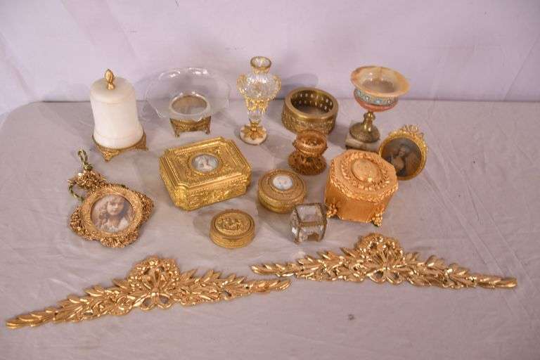 Group of miscellaneous gold metal items; 15961-306 - R.H. Lee & Co ...