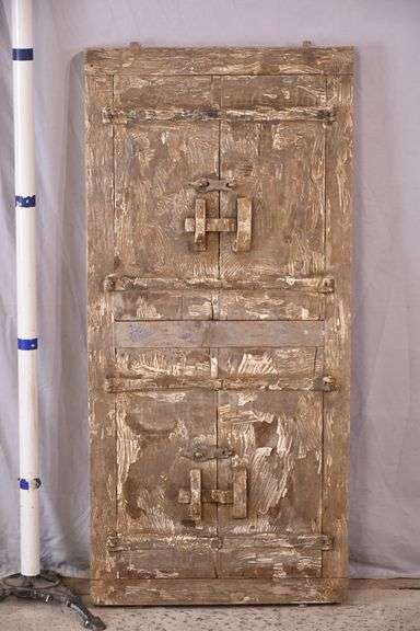 Distressed panel with 4 doors; 8009-003 - R.H. Lee & Co. Auctioneers