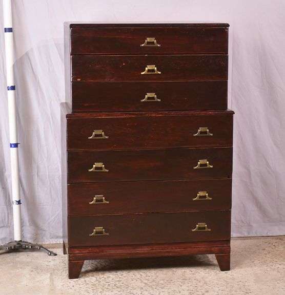 7 drawer chest on chest with mahogany finish; 192-2808 - R.H. Lee & Co. Auctioneers