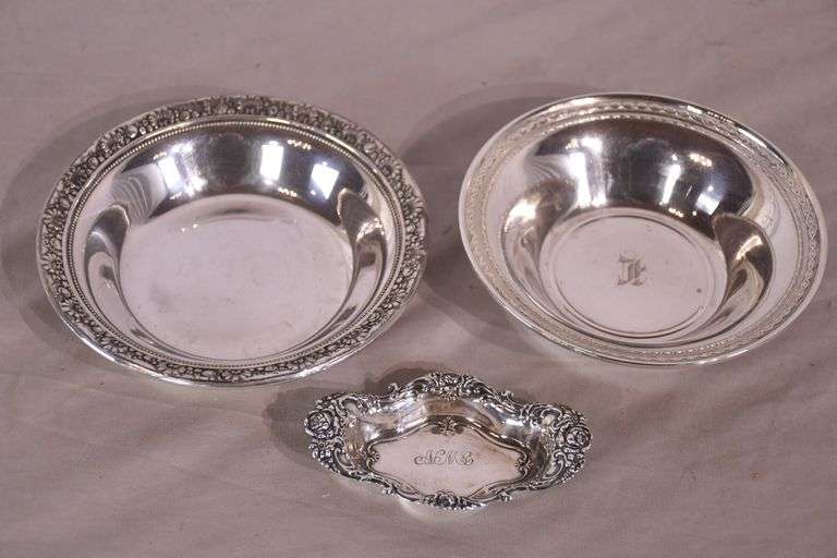Group of 3 sterling silver items; 869-503 - R.H. Lee & Co. Auctioneers