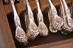 64 piece International Silver Co. silverplate flatware set with case ...