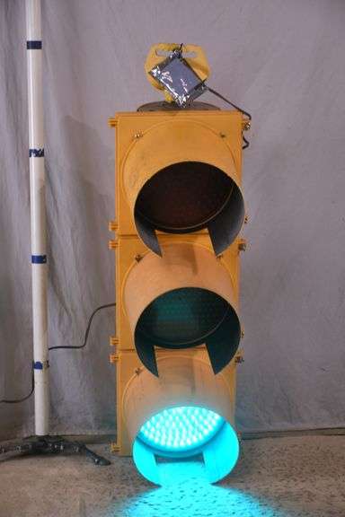 Endman traffic light with multiple signal patterns configurations; 5958 ...