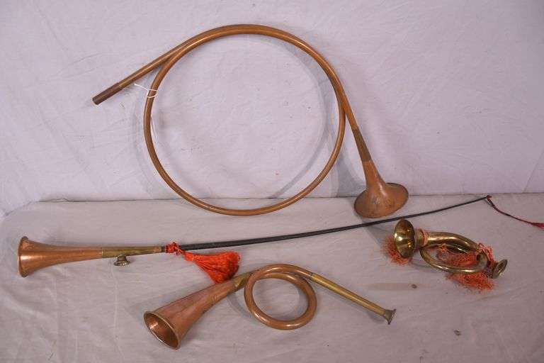 Group of 4 brass and copper horns; 971-200 - R.H. Lee & Co. Auctioneers