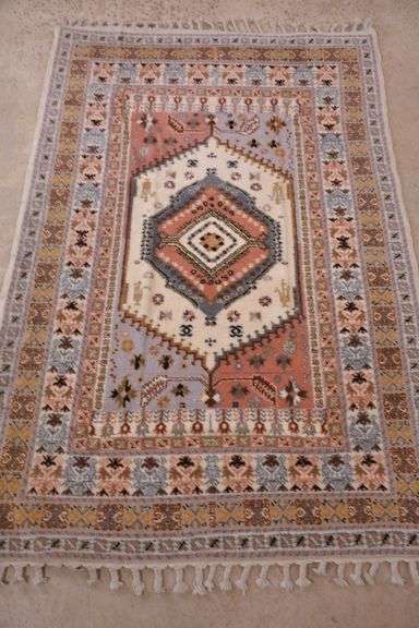 4.1'x6.1' hand knotted Persian rug with braided fringe; 68-6395 - R.H ...