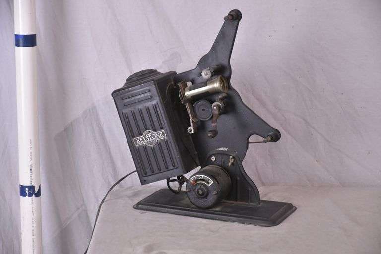 Vintage Keystone projector; 17890-003 - R.H. Lee & Co. Auctioneers