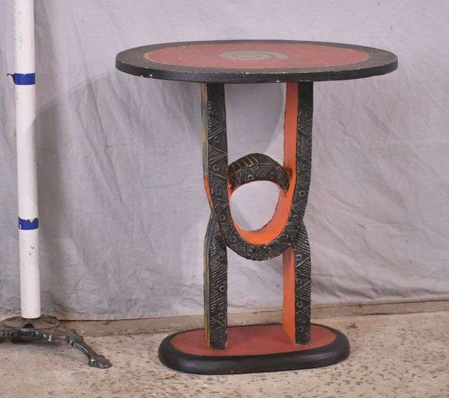 Carved oval multi-color side table; 1152-070 - R.H. Lee & Co. Auctioneers