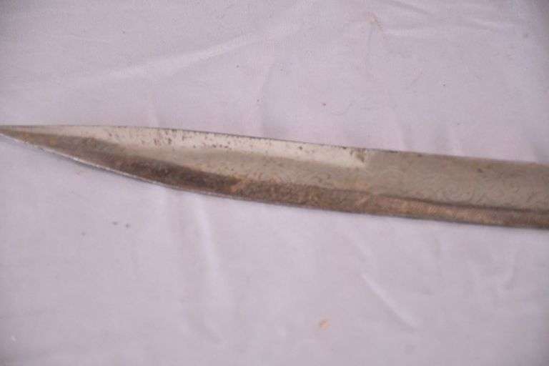 2 swords; 1037-1118 - R.H. Lee & Co. Auctioneers