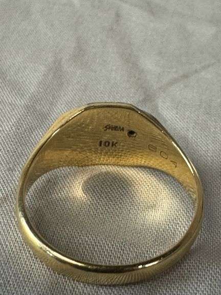 10kt gold "B" signet ring with diamond baguette accent; 13227-025 - R.H ...