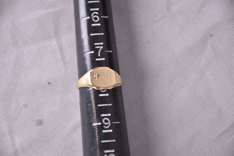 10kt gold "B" signet ring with diamond baguette accent; 13227-025 - R.H ...