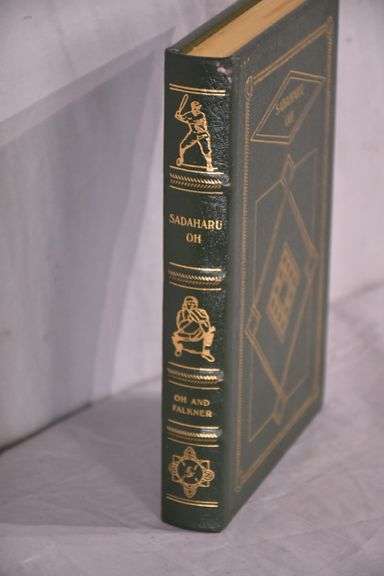 Leatherbound book "Sadaharu Oh: A Zen Way of Baseball" by Sadaharu Oh ...