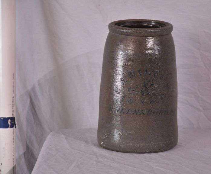 Hamilton vintage pottery container; 18304-002 - R.H. Lee & Co. Auctioneers