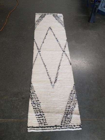 84x21" BHG Dave & Jenny Runner - Lexington Online Auction