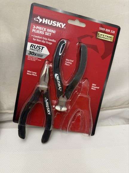READ! Tool lot - see photos , one tool set has only 7 sockets , NOT 11 ...