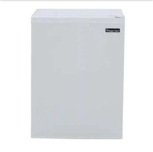 Magic Chef 2.6 cu. ft. Mini Fridge in White, ENERGY STAR - Lexington ...