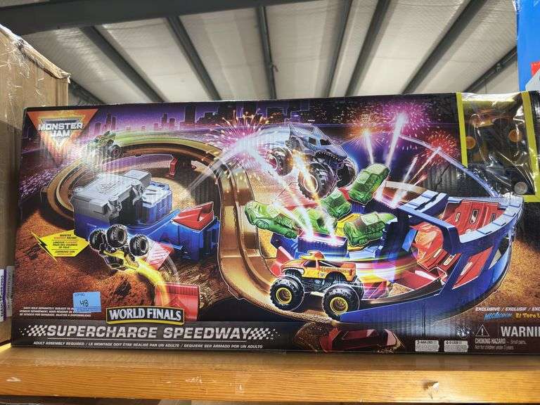 Monster Jam, Supercharge Speedway Playset, Megalodon and El Toro Loco ...