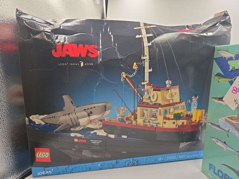 LEGO Ideas Jaws Set - Diorama Kit for Fans of The Classic Movie - Shark ...