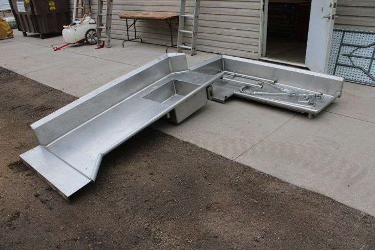 6' x 10' Stainless Steel Sink - Lee Real Estate & Auction Service