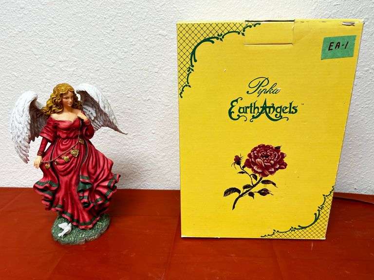 PIPKA - Earth Angels Collection - 26 Items - Lee Real Estate & Auction ...