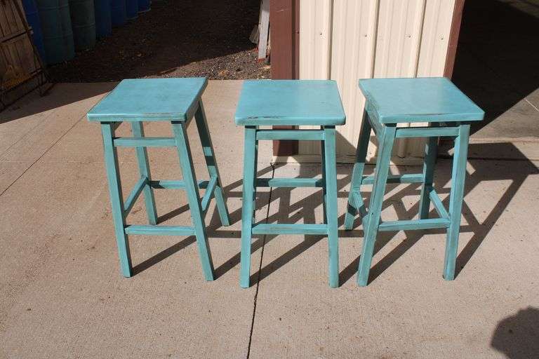 3 wooden bar stools - Lee Real Estate & Auction Service