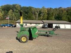 John Deere 3940 Chopper w/ Hay Head - Lee Real Estate & Auction Service
