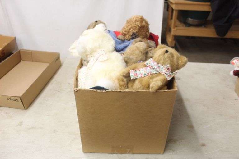 Lg. box of 25 stuffed animals, mostly Boyd's Bears - Lee Real Estate ...
