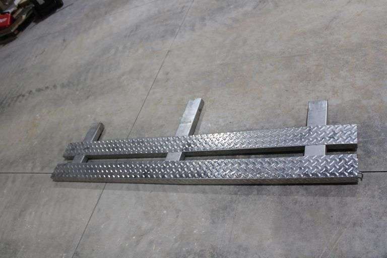 Alum. diamond plate trailer side - Lee Real Estate & Auction Service