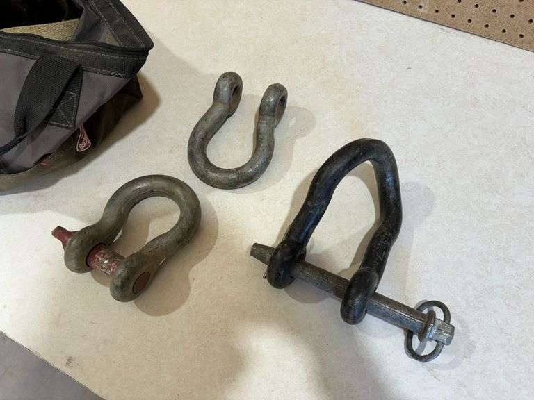 Clevises, 2" Strap - Duffle Bag - Lee Real Estate & Auction Service