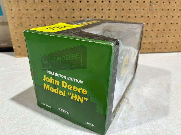John Deere Mod. HN Toy Tractor - Lee Real Estate & Auction Service