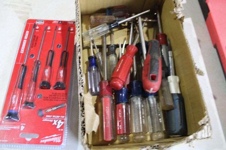 Box of various screwdrivers - Lee Real Estate & Auction Service
